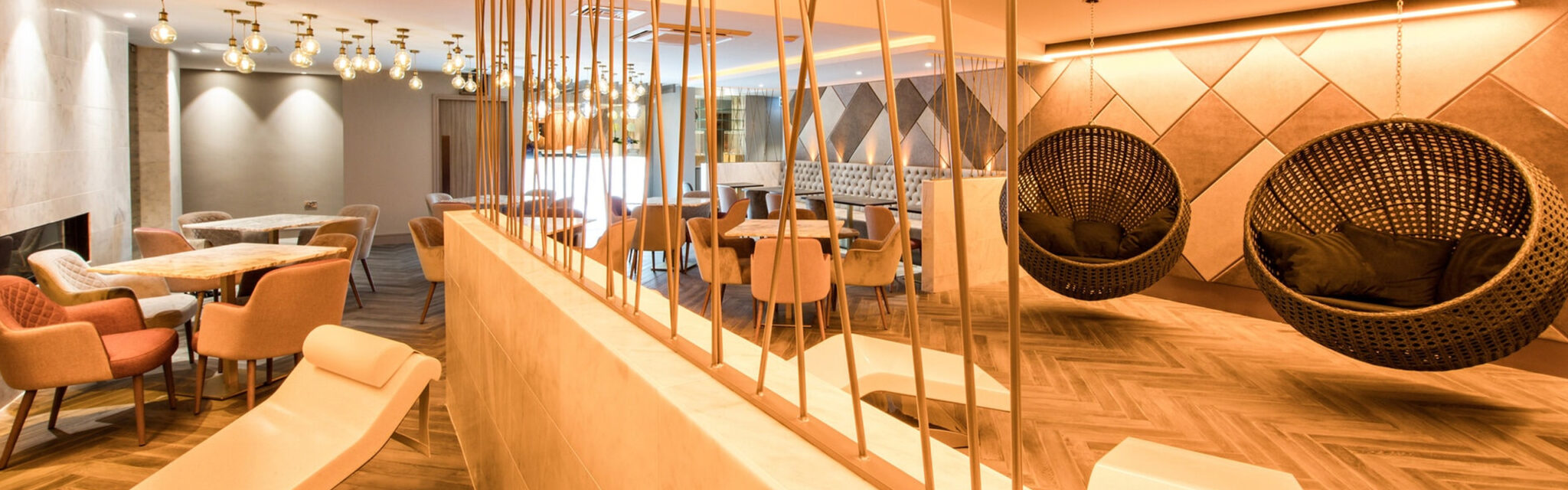 How to Choose the Right Tables for High Traffic Hospitality Spaces ...